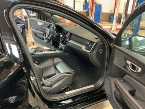 Black Volvo V60 2022 in Vilnius, with an engine capacity of 1.97 L and mileage of 217 thousand km for 16990 €, photo 9 on AUTOMOTO.COM.LV