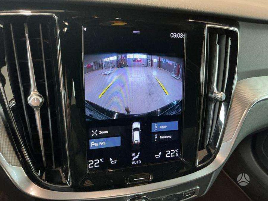 Black Volvo V60 2022 in Vilnius, with an engine capacity of 1.97 L and mileage of 217 thousand km for 16990 €, photo 11 on AUTOMOTO.COM.LV