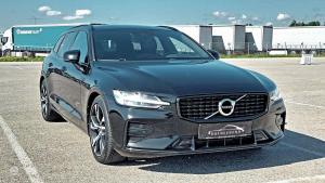 Melns Volvo V60 2022 Viļņa, ar dzinēja tilpumu 1.97 L un nobraukumu 217 tūkst. km par 16990 €, foto 3 vietnē AUTOMOTO.COM.LV