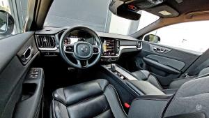 Melns Volvo V60 2022 Viļņa, ar dzinēja tilpumu 1.97 L un nobraukumu 217 tūkst. km par 16990 €, foto 15 vietnē AUTOMOTO.COM.LV