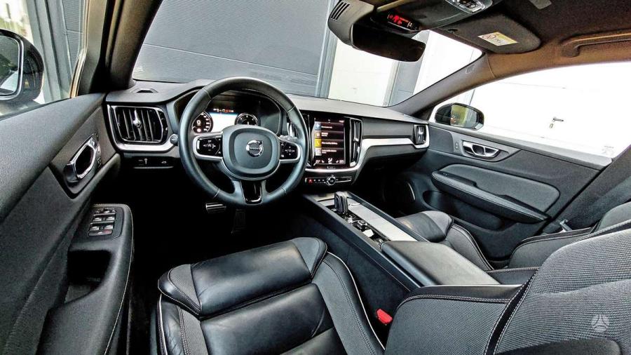 Melns Volvo V60 2022 Viļņa, ar dzinēja tilpumu 1.97 L un nobraukumu 217 tūkst. km par 16990 €, foto 15 vietnē AUTOMOTO.COM.LV