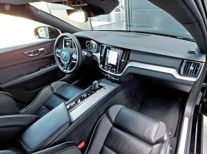 Melns Volvo V60 2022 Viļņa, ar dzinēja tilpumu 1.97 L un nobraukumu 217 tūkst. km par 16990 €, foto 16 vietnē AUTOMOTO.COM.LV