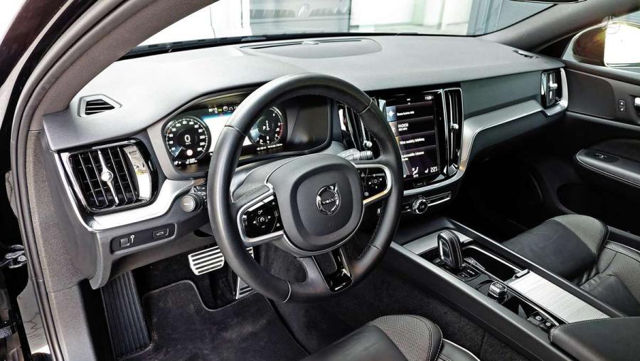 Melns Volvo V60 2022 Viļņa, ar dzinēja tilpumu 1.97 L un nobraukumu 217 tūkst. km par 16990 €, foto 25 vietnē AUTOMOTO.COM.LV