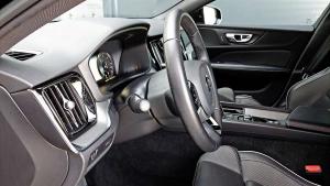 Melns Volvo V60 2022 Viļņa, ar dzinēja tilpumu 1.97 L un nobraukumu 217 tūkst. km par 16990 €, foto 27 vietnē AUTOMOTO.COM.LV