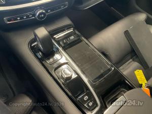Black Volvo V60 2022 in Tartu, with an engine capacity of 2.00 L and mileage of 207 thousand km for 21900 €, photo 12 on AUTOMOTO.COM.LV