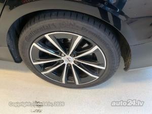 Black Volvo V60 2022 in Tartu, with an engine capacity of 2.00 L and mileage of 207 thousand km for 21900 €, photo 14 on AUTOMOTO.COM.LV