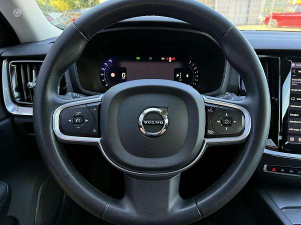 Black Volvo V60 2022 in Kaunas, with an engine capacity of 1.97 L and mileage of 195 thousand km for 16900 €, photo 8 on AUTOMOTO.COM.LV