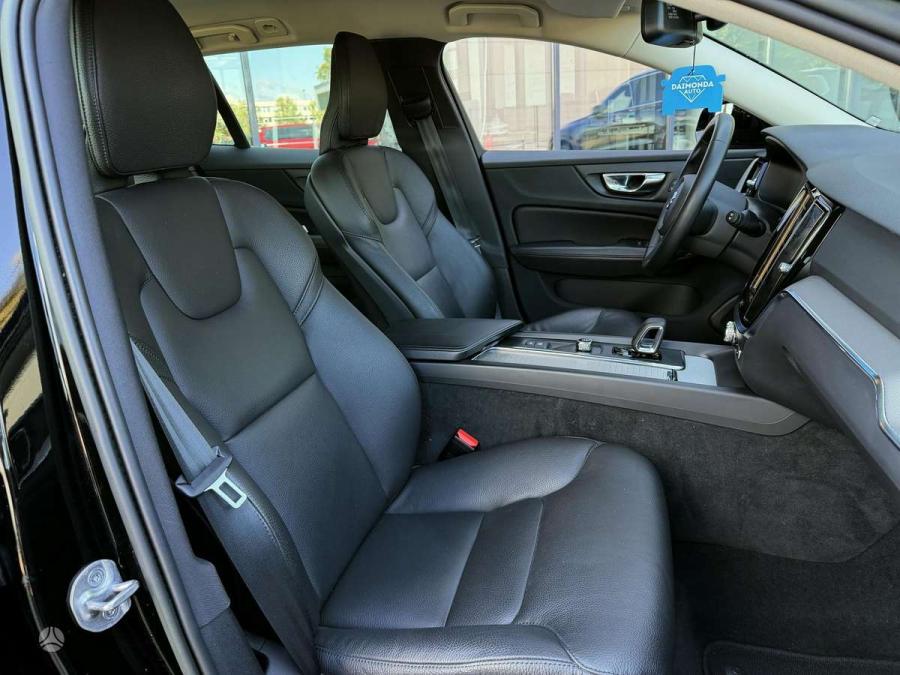 Black Volvo V60 2022 in Kaunas, with an engine capacity of 1.97 L and mileage of 195 thousand km for 16900 €, photo 12 on AUTOMOTO.COM.LV