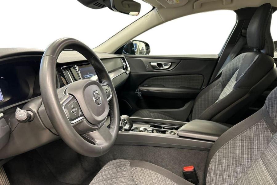 Melns Volvo V60 2023 Kauņa, ar dzinēja tilpumu 0.00 L un nobraukumu 57 tūkst. km par 34712 €, foto 16 vietnē AUTOMOTO.COM.LV