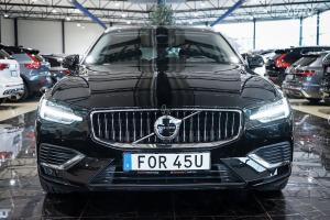 Black Volvo V60 2023 in Kaunas, with an engine capacity of 0.00 L and mileage of 72 thousand km for 35945 €, photo 3 on AUTOMOTO.COM.LV