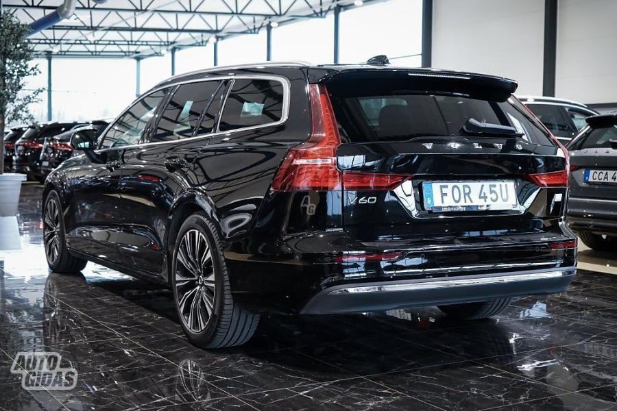 Black Volvo V60 2023 in Kaunas, with an engine capacity of 0.00 L and mileage of 72 thousand km for 35945 €, photo 6 on AUTOMOTO.COM.LV