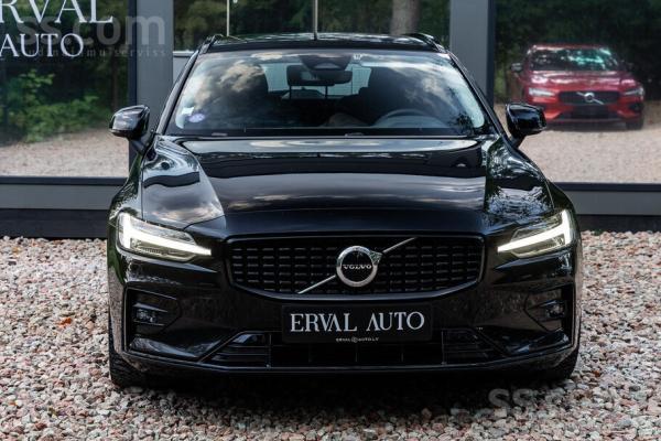 Melns Volvo V60 2023 Jelgava, ar dzinēja tilpumu 2.00 L un nobraukumu 240 tūkst. km par 18500 €, foto 2 vietnē AUTOMOTO.COM.LV
