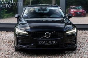 Melns Volvo V60 2023 Jelgava, ar dzinēja tilpumu 2.00 L un nobraukumu 240 tūkst. km par 18500 €, foto 3 vietnē AUTOMOTO.COM.LV