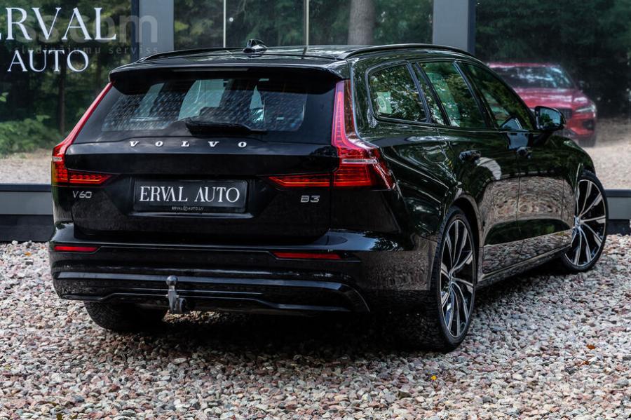 Melns Volvo V60 2023 Jelgava, ar dzinēja tilpumu 2.00 L un nobraukumu 240 tūkst. km par 18500 €, foto 5 vietnē AUTOMOTO.COM.LV