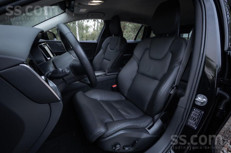 Melns Volvo V60 2023 Jelgava, ar dzinēja tilpumu 2.00 L un nobraukumu 240 tūkst. km par 18500 €, foto 9 vietnē AUTOMOTO.COM.LV