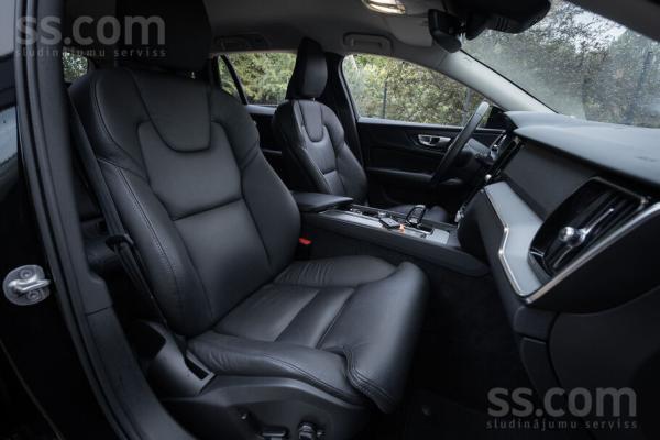 Melns Volvo V60 2023 Jelgava, ar dzinēja tilpumu 2.00 L un nobraukumu 240 tūkst. km par 18500 €, foto 9 vietnē AUTOMOTO.COM.LV