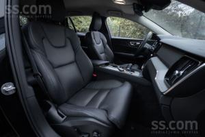 Melns Volvo V60 2023 Jelgava, ar dzinēja tilpumu 2.00 L un nobraukumu 240 tūkst. km par 18500 €, foto 10 vietnē AUTOMOTO.COM.LV