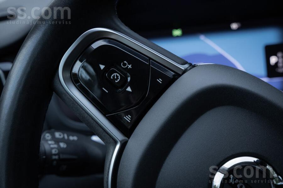 Melns Volvo V60 2023 Jelgava, ar dzinēja tilpumu 2.00 L un nobraukumu 240 tūkst. km par 18500 €, foto 16 vietnē AUTOMOTO.COM.LV