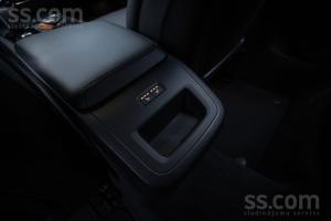 Melns Volvo V60 2023 Jelgava, ar dzinēja tilpumu 2.00 L un nobraukumu 240 tūkst. km par 18500 €, foto 28 vietnē AUTOMOTO.COM.LV