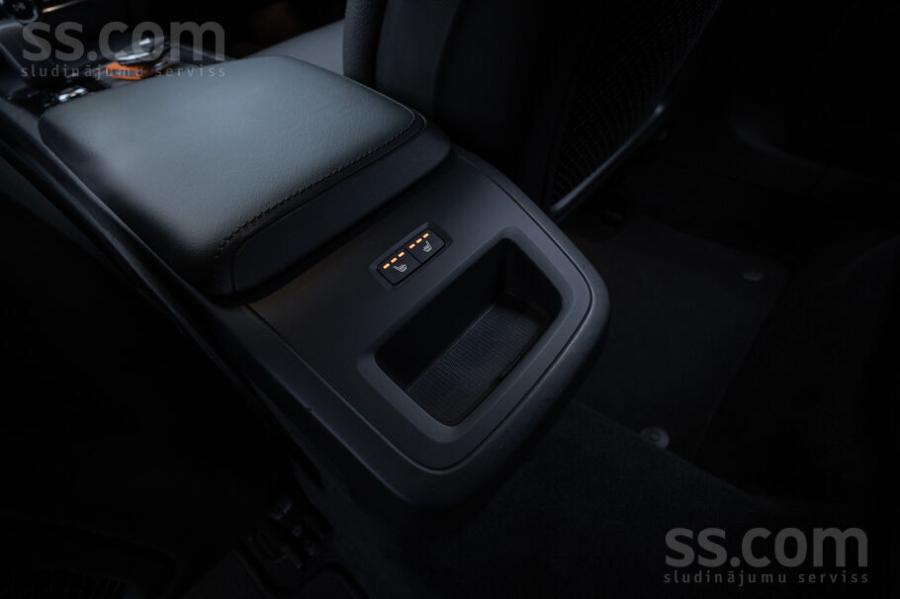 Melns Volvo V60 2023 Jelgava, ar dzinēja tilpumu 2.00 L un nobraukumu 240 tūkst. km par 18500 €, foto 28 vietnē AUTOMOTO.COM.LV