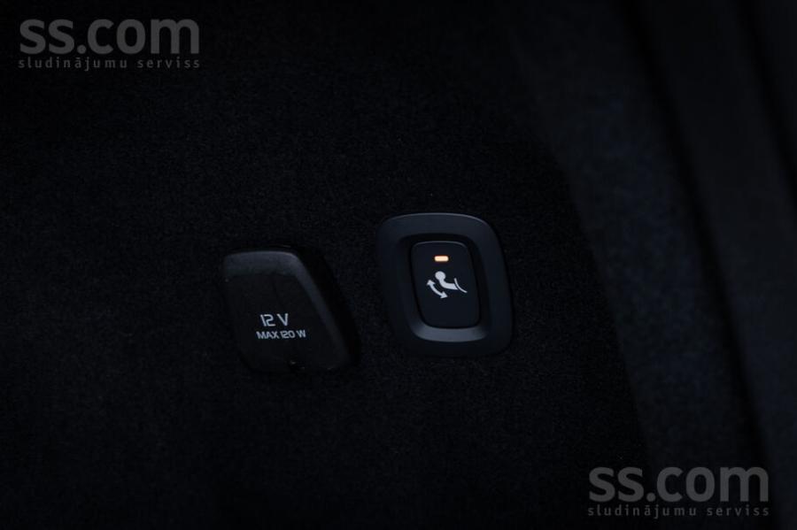 Melns Volvo V60 2023 Jelgava, ar dzinēja tilpumu 2.00 L un nobraukumu 240 tūkst. km par 18500 €, foto 32 vietnē AUTOMOTO.COM.LV