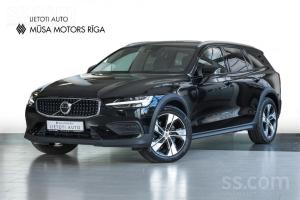 Black Volvo V60 2023 in Riga, with an engine capacity of 2.00 L and mileage of 106 thousand km for 32900 €, photo 1 on AUTOMOTO.COM.LV