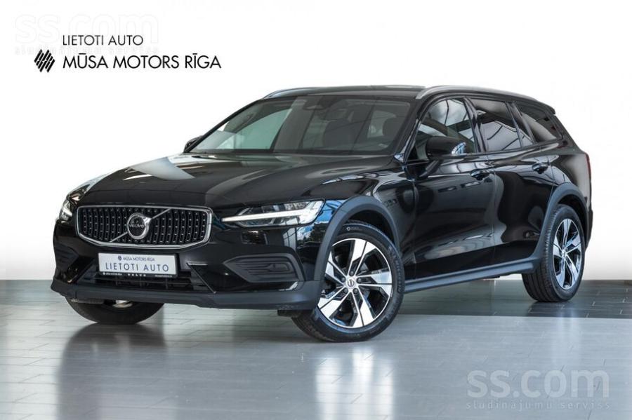 Black Volvo V60 2023 in Riga, with an engine capacity of 2.00 L and mileage of 106 thousand km for 32900 €, photo 1 on AUTOMOTO.COM.LV