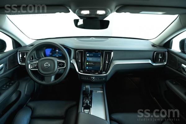 Black Volvo V60 2023 in Riga, with an engine capacity of 2.00 L and mileage of 106 thousand km for 32900 €, photo 5 on AUTOMOTO.COM.LV