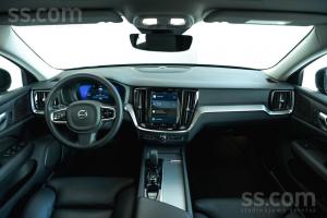 Black Volvo V60 2023 in Riga, with an engine capacity of 2.00 L and mileage of 106 thousand km for 32900 €, photo 5 on AUTOMOTO.COM.LV