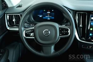 Black Volvo V60 2023 in Riga, with an engine capacity of 2.00 L and mileage of 106 thousand km for 32900 €, photo 12 on AUTOMOTO.COM.LV