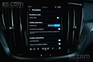 Black Volvo V60 2023 in Riga, with an engine capacity of 2.00 L and mileage of 106 thousand km for 32900 €, photo 18 on AUTOMOTO.COM.LV