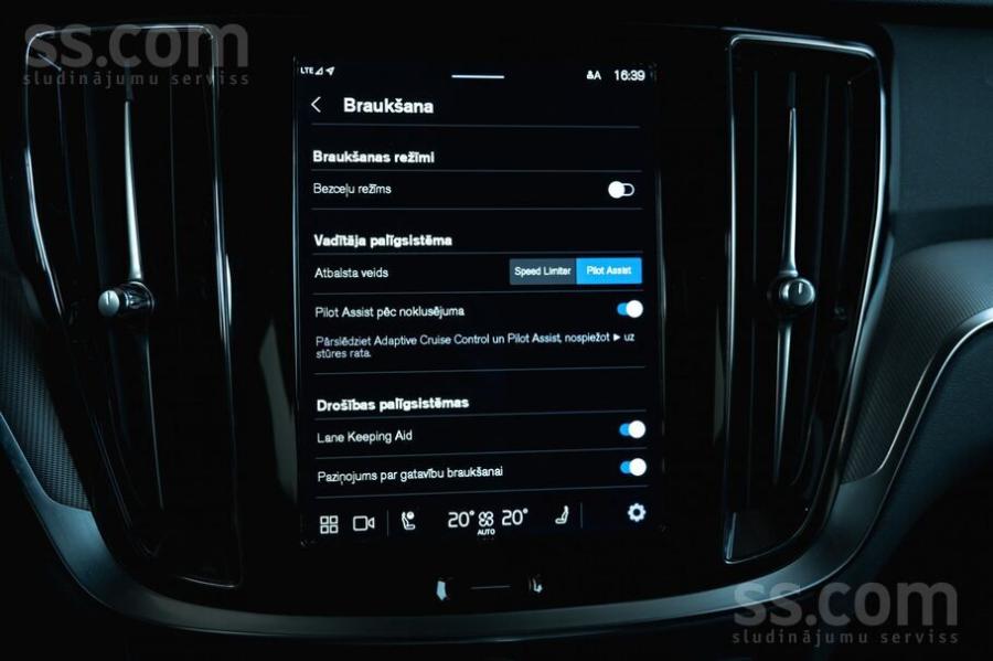 Black Volvo V60 2023 in Riga, with an engine capacity of 2.00 L and mileage of 106 thousand km for 32900 €, photo 18 on AUTOMOTO.COM.LV