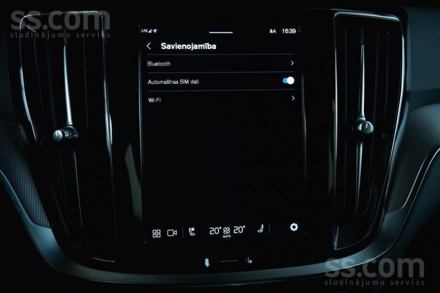 Black Volvo V60 2023 in Riga, with an engine capacity of 2.00 L and mileage of 106 thousand km for 32900 €, photo 21 on AUTOMOTO.COM.LV