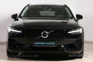 Melns Volvo V60 2023 Pērnava, ar dzinēja tilpumu 2.00 L un nobraukumu 54 tūkst. km par 38990 €, foto 3 vietnē AUTOMOTO.COM.LV