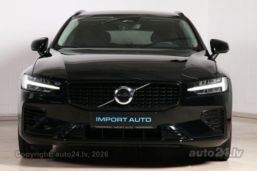 Melns Volvo V60 2023 Pērnava, ar dzinēja tilpumu 2.00 L un nobraukumu 54 tūkst. km par 38990 €, foto 3 vietnē AUTOMOTO.COM.LV