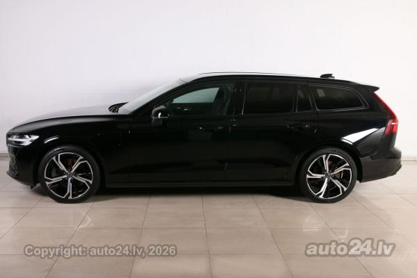 Volvo V60 2023 Pērnava vietnē Melns Volvo V60 2023 Pērnava, ar dzinēja tilpumu 2.00 L un nobraukumu 54 tūkst. km par 38990 €, foto 4 vietnē AUTOMOTO.COM.LV