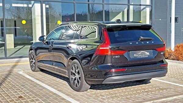 Melns Volvo V60 2023 Viļņa, ar dzinēja tilpumu 1.97 L un nobraukumu 224 tūkst. km par 15750 €, foto 5 vietnē AUTOMOTO.COM.LV