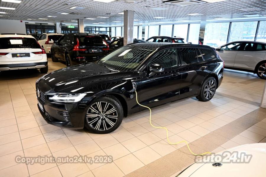 Melns Volvo V60 2025 Tallina, ar dzinēja tilpumu 2.00 L un nobraukumu 25 tūkst. km par 45990 €, foto 7 vietnē AUTOMOTO.COM.LV