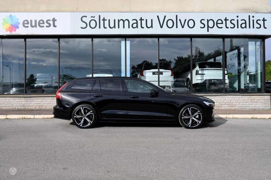 Black Volvo V60 2025 in Tallinn, with an engine capacity of 0.00 L and mileage of 25 thousand km for 45990 €, photo 8 on AUTOMOTO.COM.LV