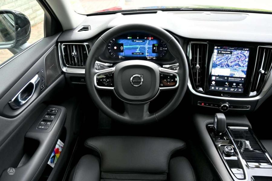 Black Volvo V60 2025 in Tallinn, with an engine capacity of 0.00 L and mileage of 25 thousand km for 45990 €, photo 9 on AUTOMOTO.COM.LV