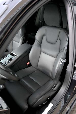 Black Volvo V60 2025 in Tallinn, with an engine capacity of 0.00 L and mileage of 25 thousand km for 45990 €, photo 10 on AUTOMOTO.COM.LV