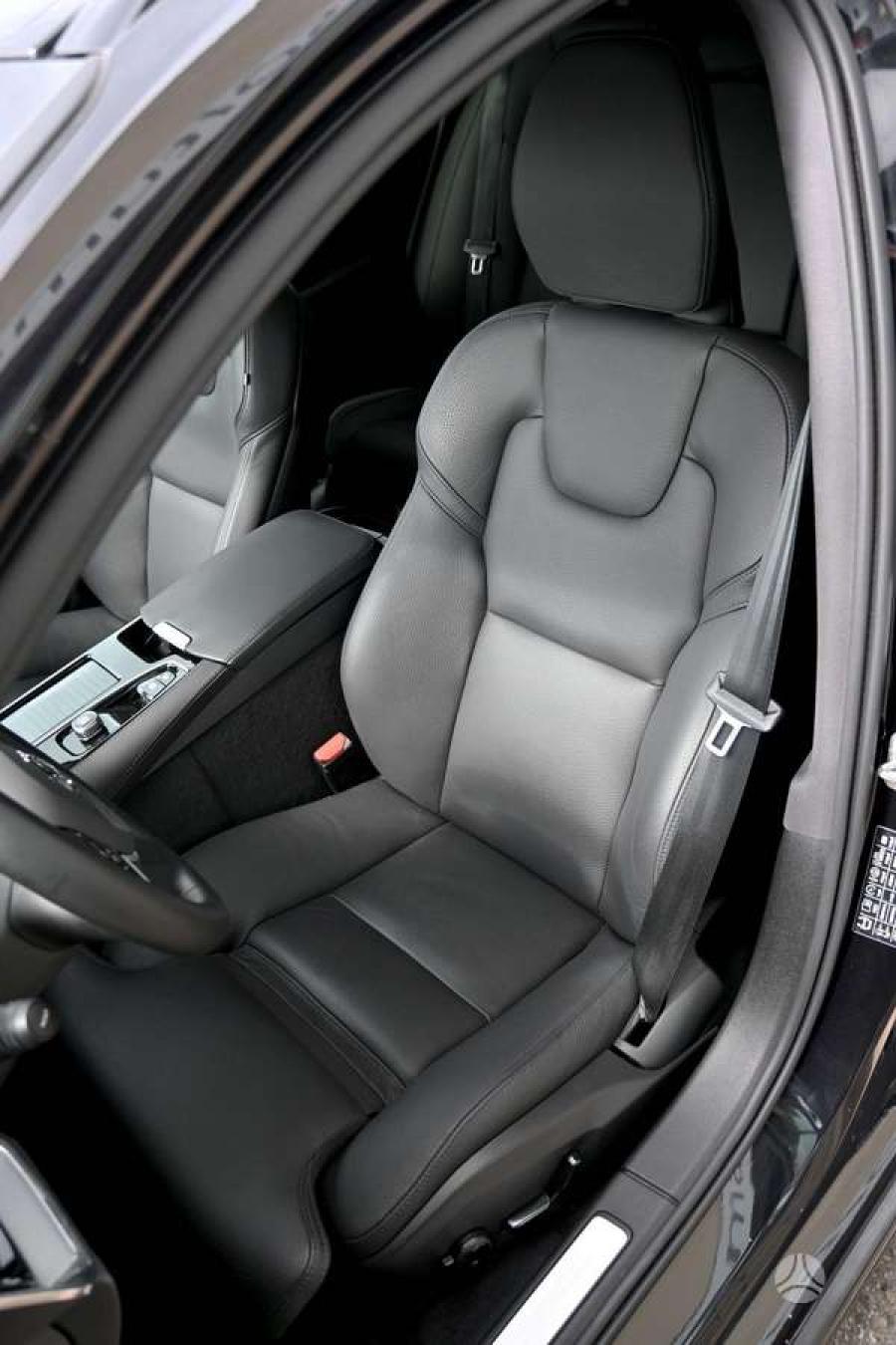 Black Volvo V60 2025 in Tallinn, with an engine capacity of 0.00 L and mileage of 25 thousand km for 45990 €, photo 10 on AUTOMOTO.COM.LV
