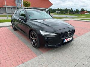 Black Volvo V60 2025 in Klaipeda, with an engine capacity of 1.97 L and mileage of 4 thousand km for 33900 €, photo 4 on AUTOMOTO.COM.LV