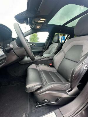 Black Volvo V60 2025 in Klaipeda, with an engine capacity of 1.97 L and mileage of 4 thousand km for 33900 €, photo 8 on AUTOMOTO.COM.LV