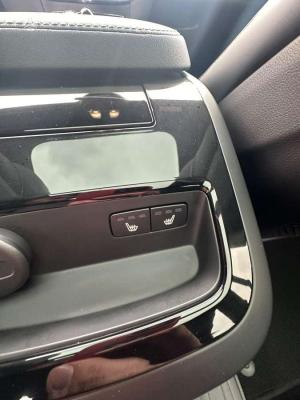Black Volvo V60 2025 in Klaipeda, with an engine capacity of 1.97 L and mileage of 4 thousand km for 33900 €, photo 15 on AUTOMOTO.COM.LV