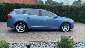 Blue Volvo V60 2013 in Kaunas, with an engine capacity of 2.00 L and mileage of 190 thousand km for 7700 €, photo 5 on AUTOMOTO.COM.LV