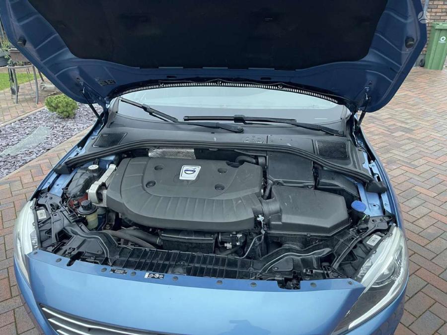 Blue Volvo V60 2013 in Kaunas, with an engine capacity of 2.00 L and mileage of 190 thousand km for 7700 €, photo 9 on AUTOMOTO.COM.LV