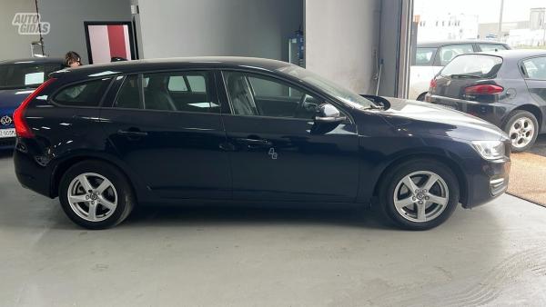 Blue Volvo V60 2016 in Panevezys, with an engine capacity of 2.00 L and mileage of 218 thousand km for 5700 €, photo 3 on AUTOMOTO.COM.LV
