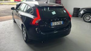 Zils Volvo V60 2016 Panevēža, ar dzinēja tilpumu 2.00 L un nobraukumu 218 tūkst. km par 5700 €, foto 6 vietnē AUTOMOTO.COM.LV