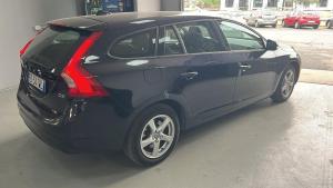 Zils Volvo V60 2016 Panevēža, ar dzinēja tilpumu 2.00 L un nobraukumu 218 tūkst. km par 5700 €, foto 7 vietnē AUTOMOTO.COM.LV